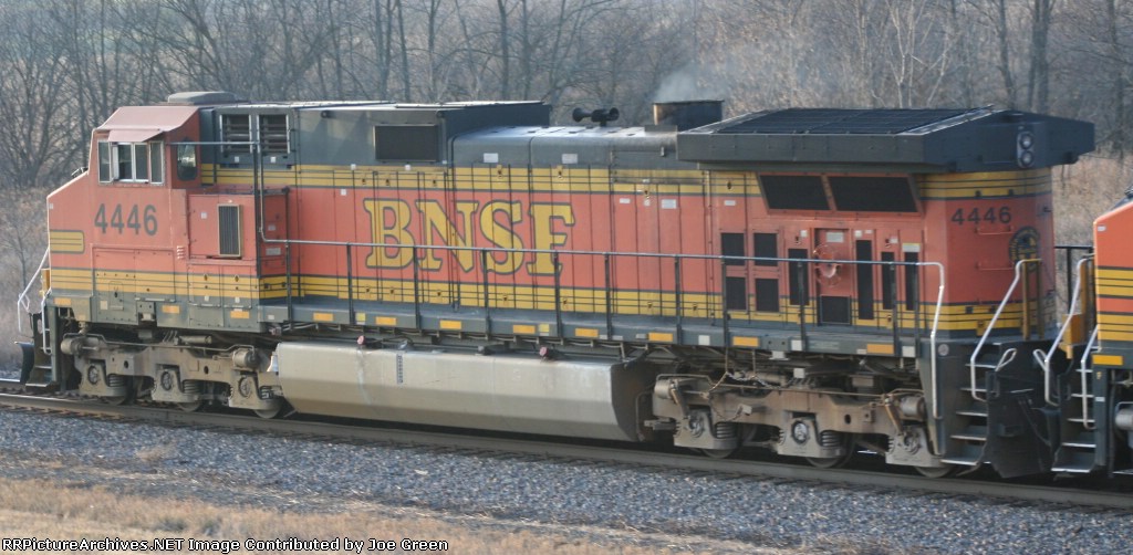 BNSF 4446